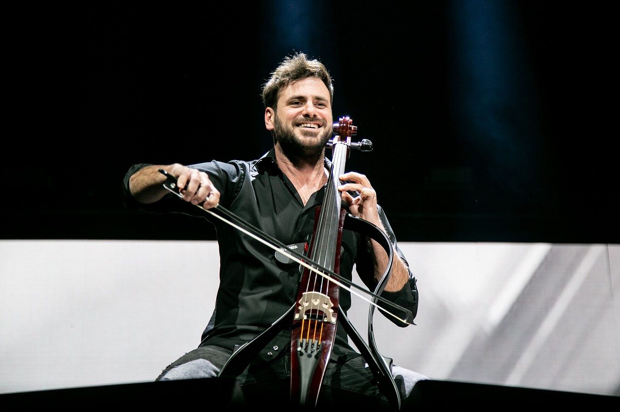 When Strings Ignite: Hauser and Sumina’s Fiery “Passacaglia” Duet Stuns ...