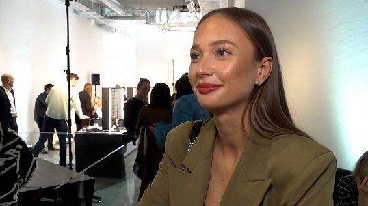 Na veřejnosti se neobjevuje! Podívejte se na královnu krásy z roku 2018 ...