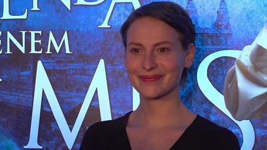 Zpěvu a tance po Tváři nenechala: Anna Fialová bude po První republice ...