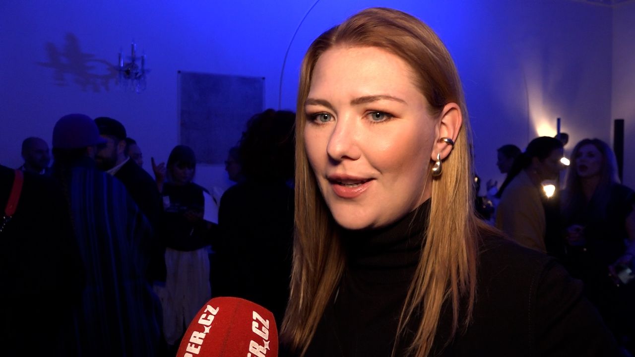 Zpěvačka Debbi se pochlubila krásnou maminkou: Opálená blondýnka vypadá ...