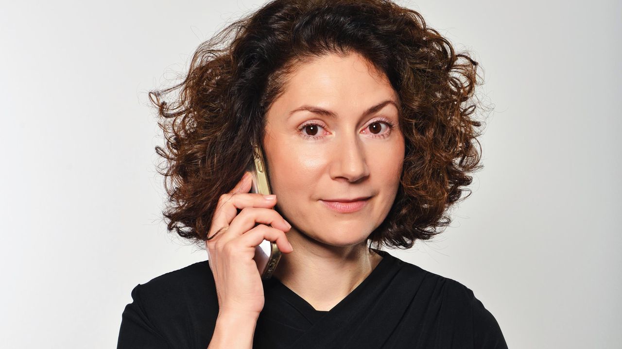 Martha Issová se styděla natáčet postelové scény postavy, které říká krutá lesba. Prý to už bylo ...