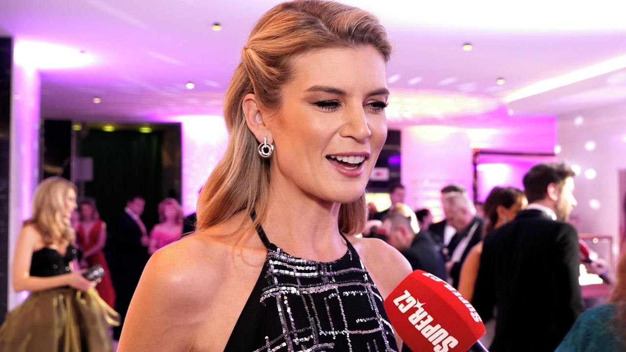 Omládla o 10 let, stačilo změnit účes, líčení a hlavně šaty: Iveta ...