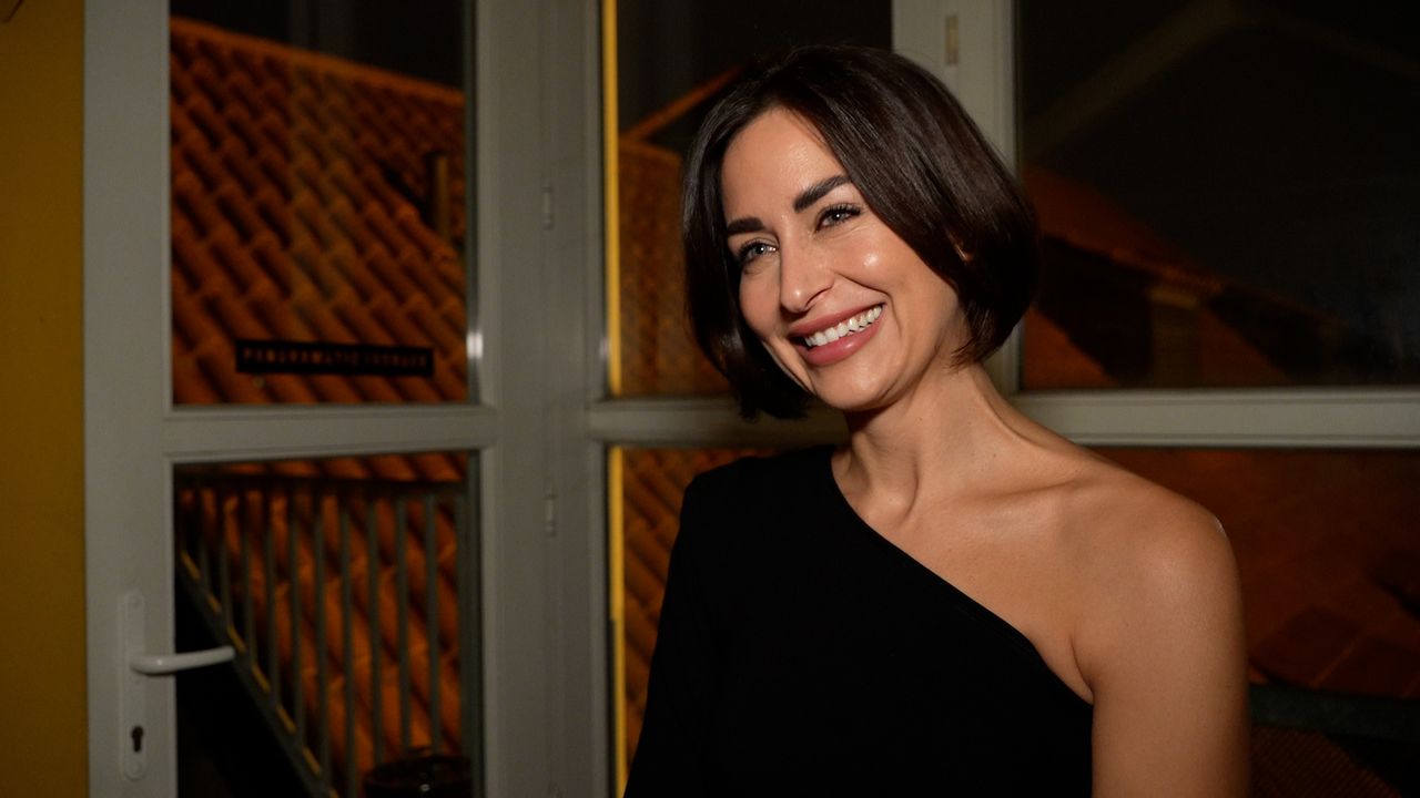 Bude z ní herečka? Renč a Strach obletovali Alex Mynářovou v sexy ...