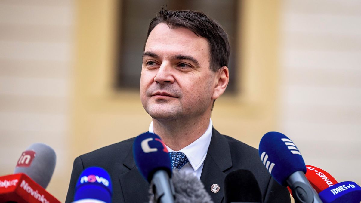 Petr Macinka sdílel video z mimořádné schůze ve Sněmovně: Opozici se ...