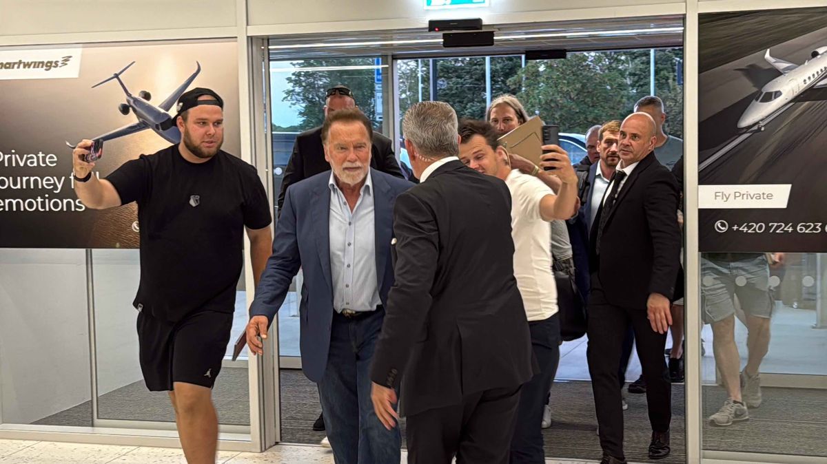 Fanoušci Arnolda Schwarzeneggera zaplatili za osobní setkání s hercem ...