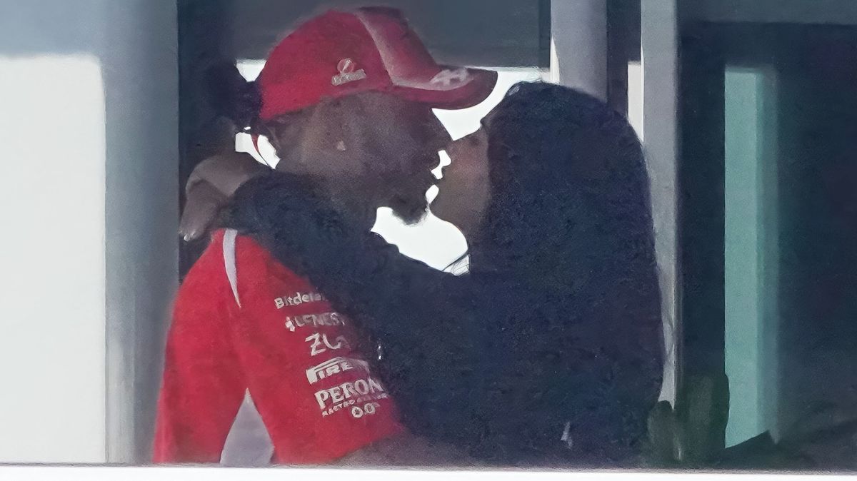 Paparazzi zachytili pikantní intimní chvilku Kim Kardashian a Lewise ...